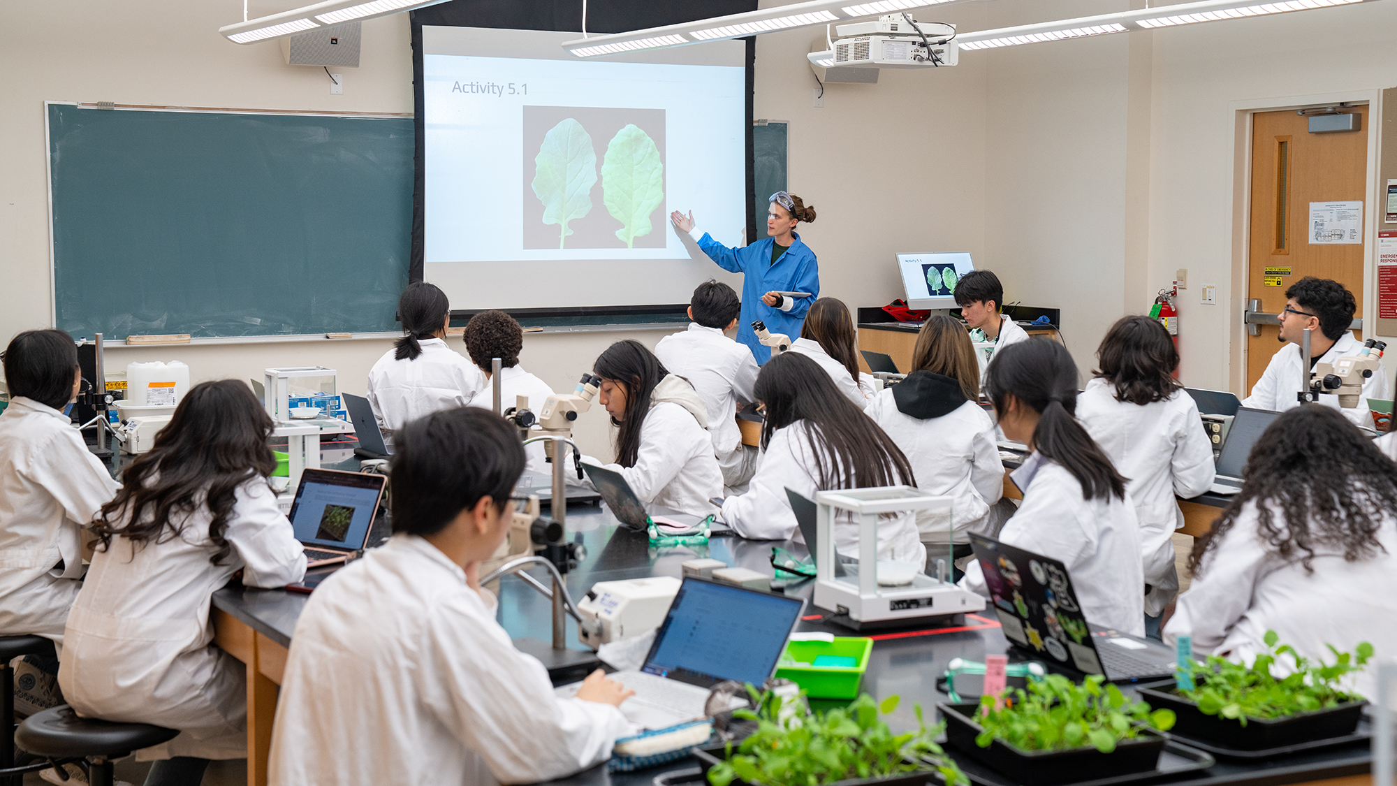 New BIO123 Series Trains Students in Modern Science | College of ...